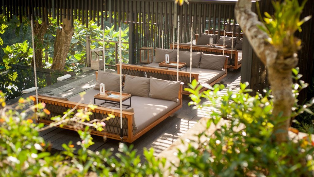 Jungle Fish Pool Bar | Chapung Sebali